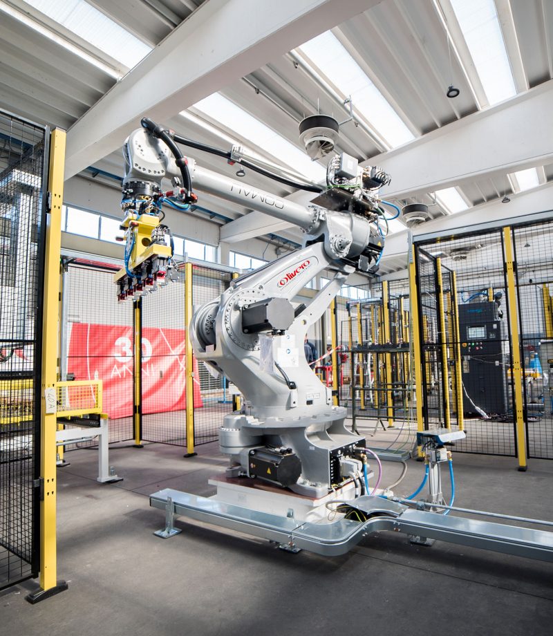 Realizzazione di impianti e robot per l’automazione industriale ...